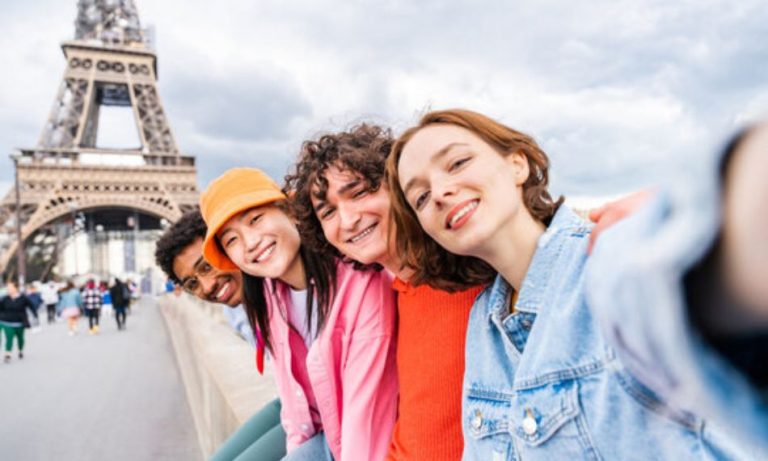 19 Common Words And Phrases To Express Friend In French